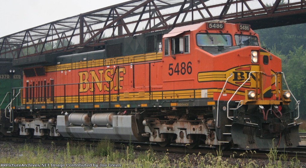 BNSF 5486